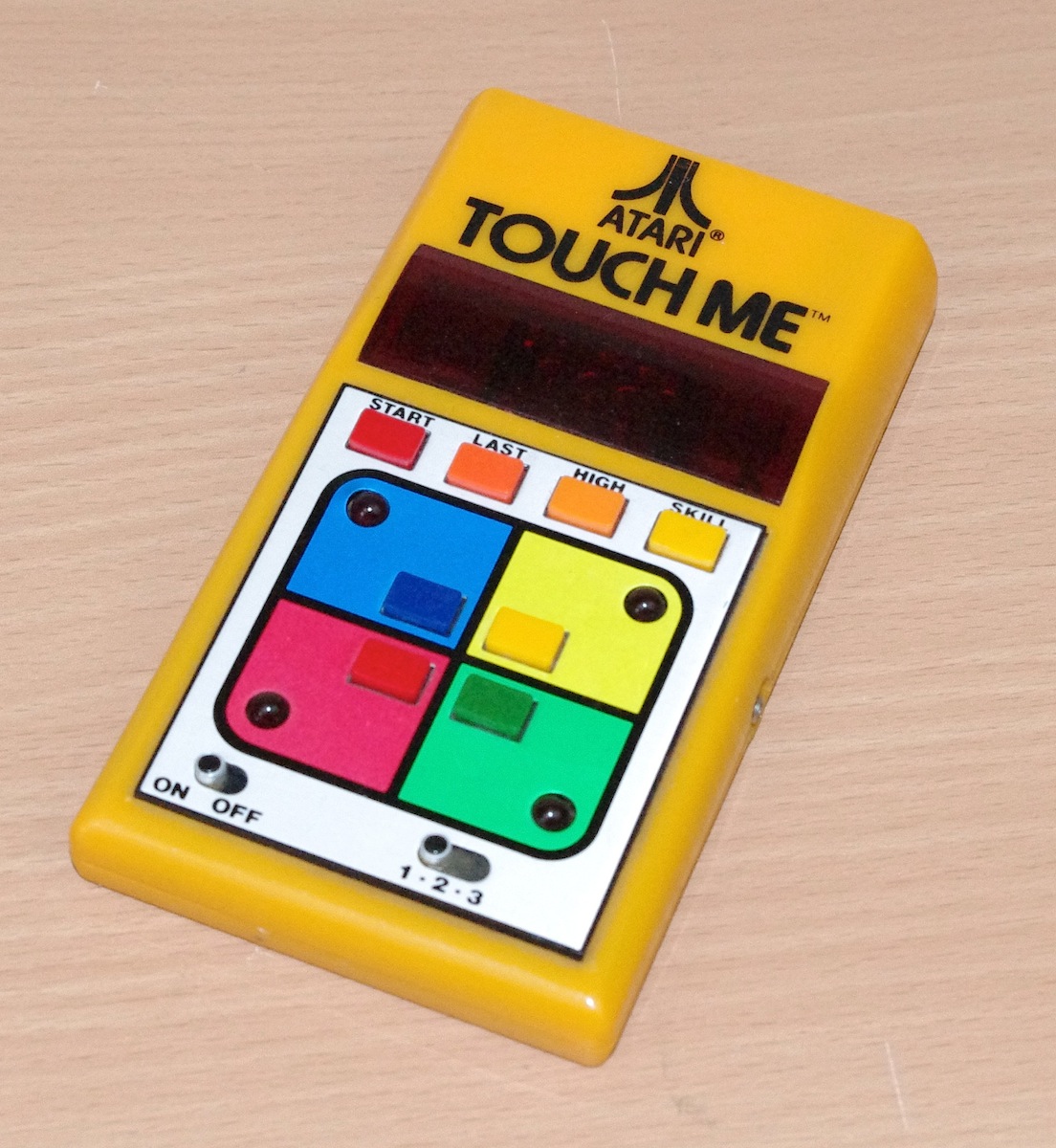 Atari Touch Me - atarimuseum.de